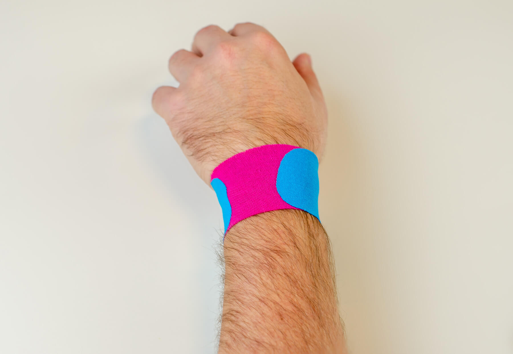 Tape Anleitungen - Handgelenk Tapen | KINTASIO